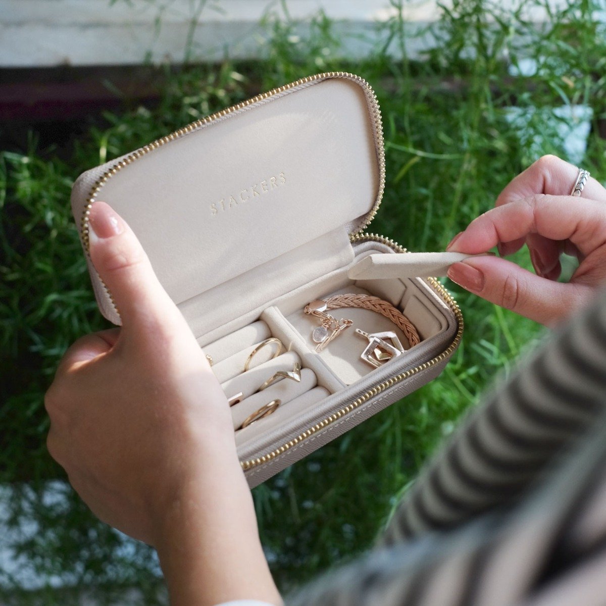 Stackers Drapp közepes utazó ékszerdoboz - 75344