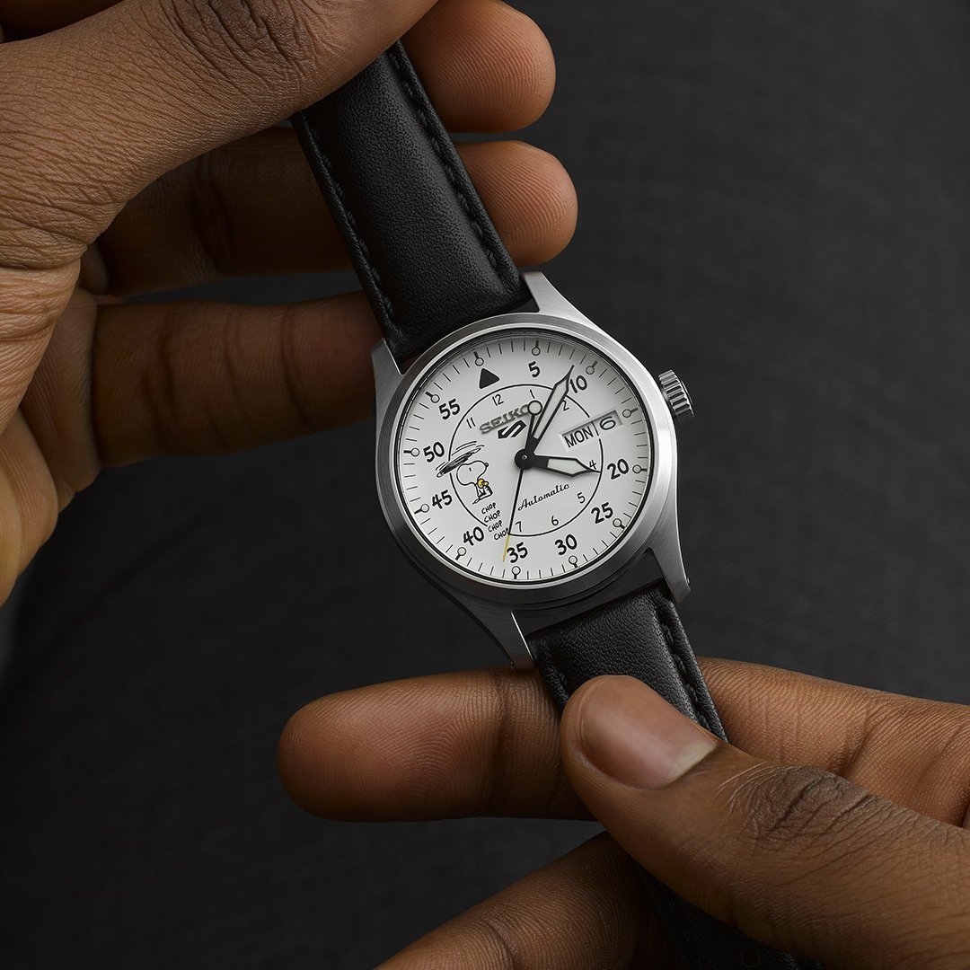 Seiko 5 Sport Snoopy Peanuts 'Parachute' Limited Edition karóra