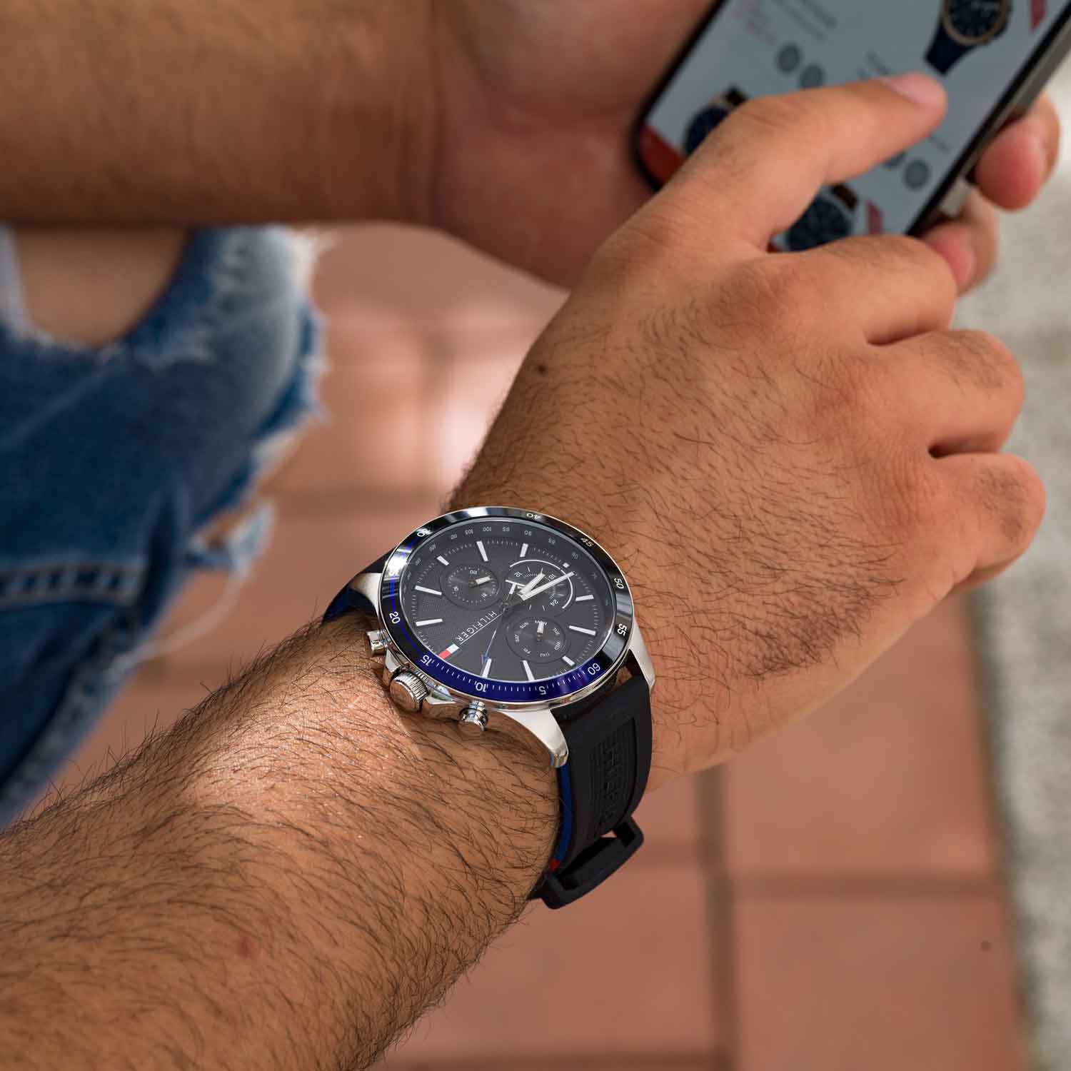 Tommy Hilfiger Brad fekete szilikon szíjas férfi óra - 1791724