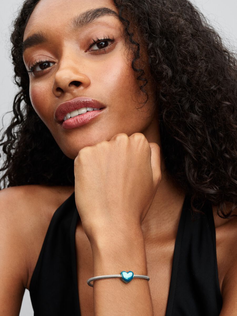 Pandora ékszer Fémes világoskék szív charm - 793337C06